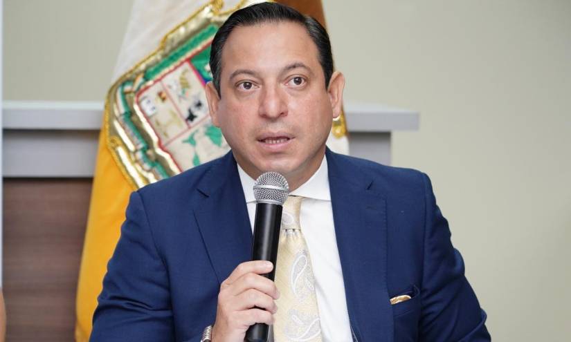 Funcionario continúa cobrando el sueldo mientras está preso - La Prensa Ecuador