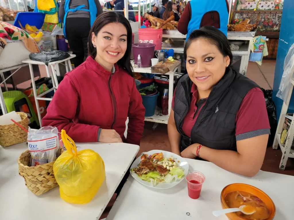 Hornado en Riobamba: Rosita con su comida típica en el mercado - Diario ...