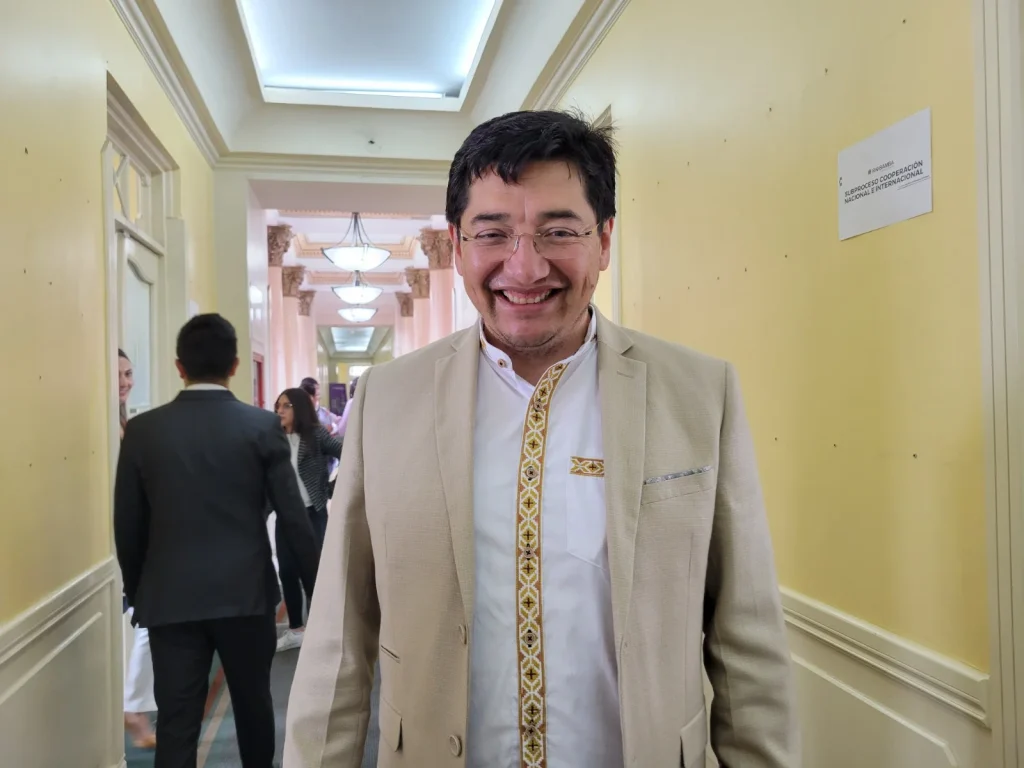 Alcalde Riobamba John Vinueza: ¿Qué dicen sobre su gestión? - Diario La ...