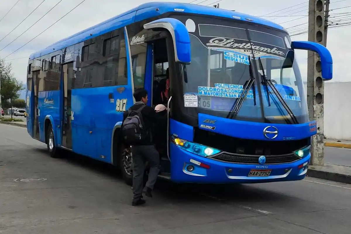 Líneas de buses presentan cambios de las rutas en Riobamba - La Prensa ...