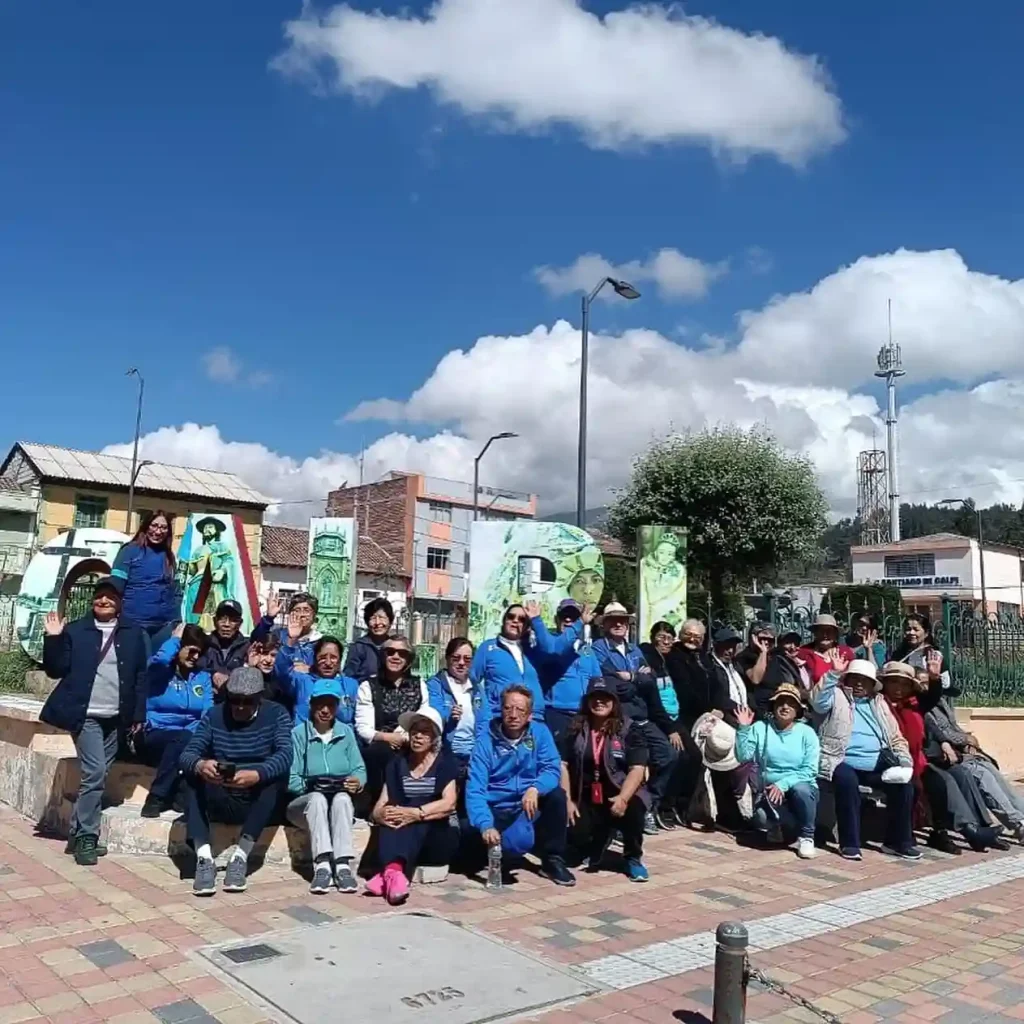 Adultos mayores hacen turismo en las parroquias de Riobamba - Diario La ...