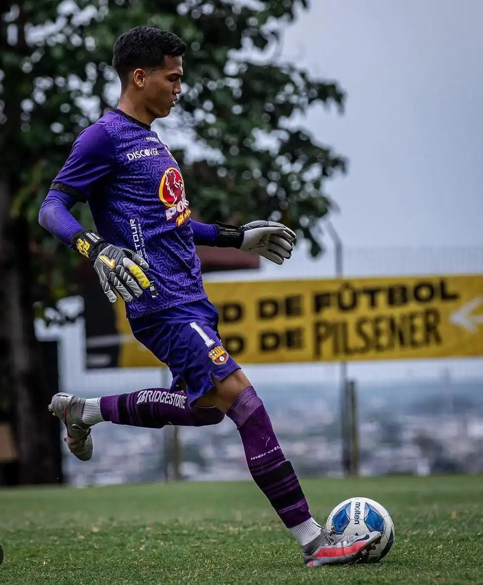 Justin Cornejo arquero juvenil de Barcelona sigue con vida - La Prensa ...