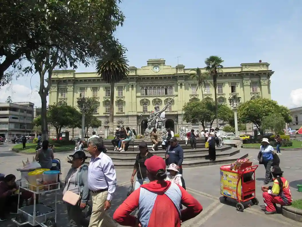 Riobamba: parque Sucre cumple 100 años de inaugurado - La Prensa Ecuador