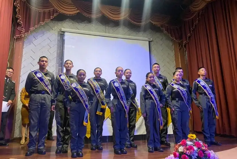 Liceo Policial posesionó a su nuevo Consejo Estudiantil - La Prensa Ecuador